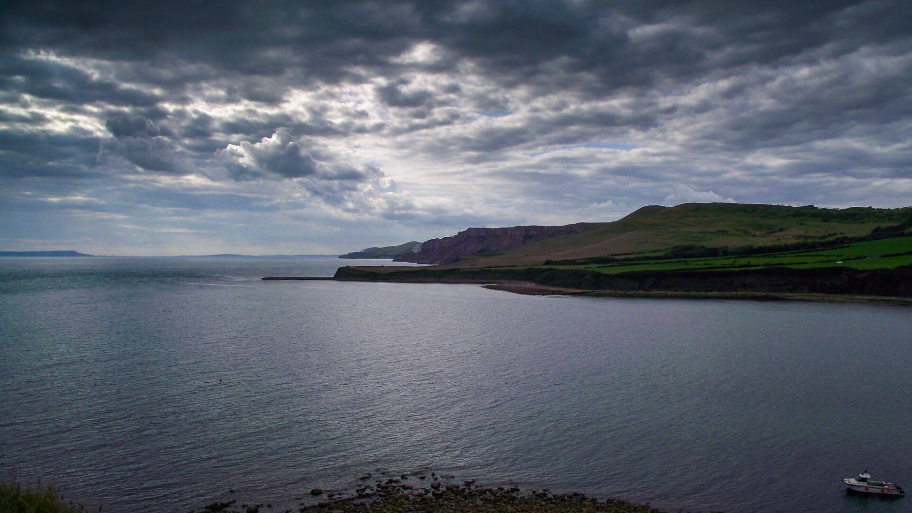 How to Spend a Day at Kimmeridge Bay - ViewBritain.com