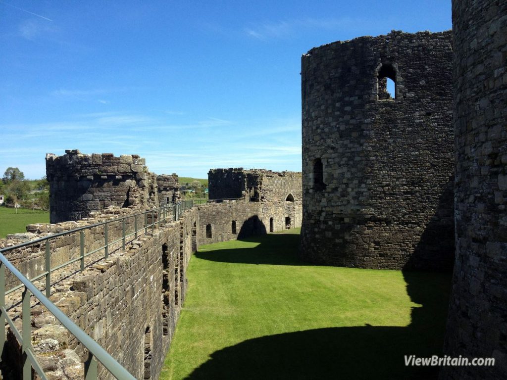 Beaumaris Castle details - Medieval Castle Layout, Design & Defence ...