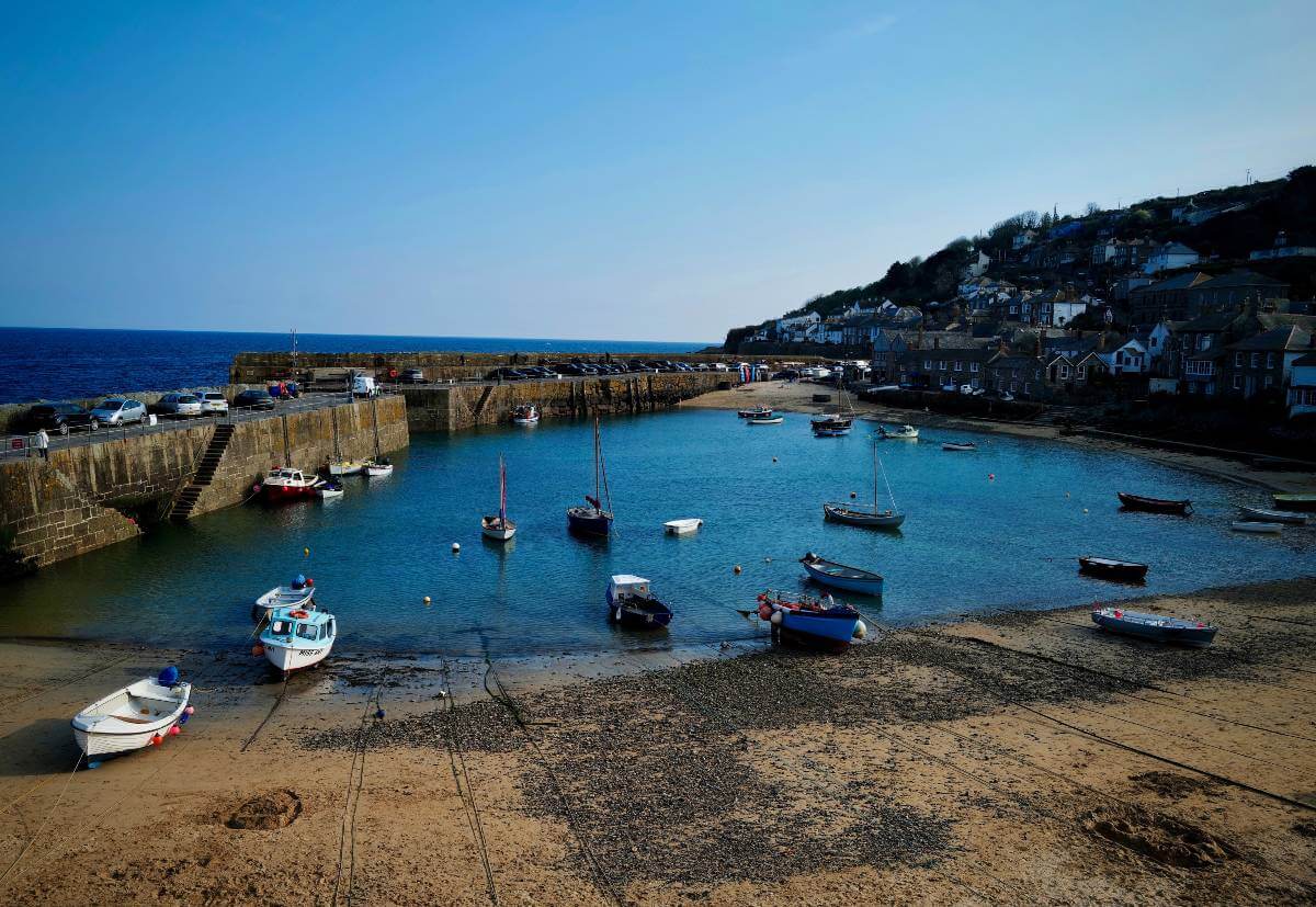 Visiting Mousehole: The Legendary Cornish Fishing Village - ViewBritain.com