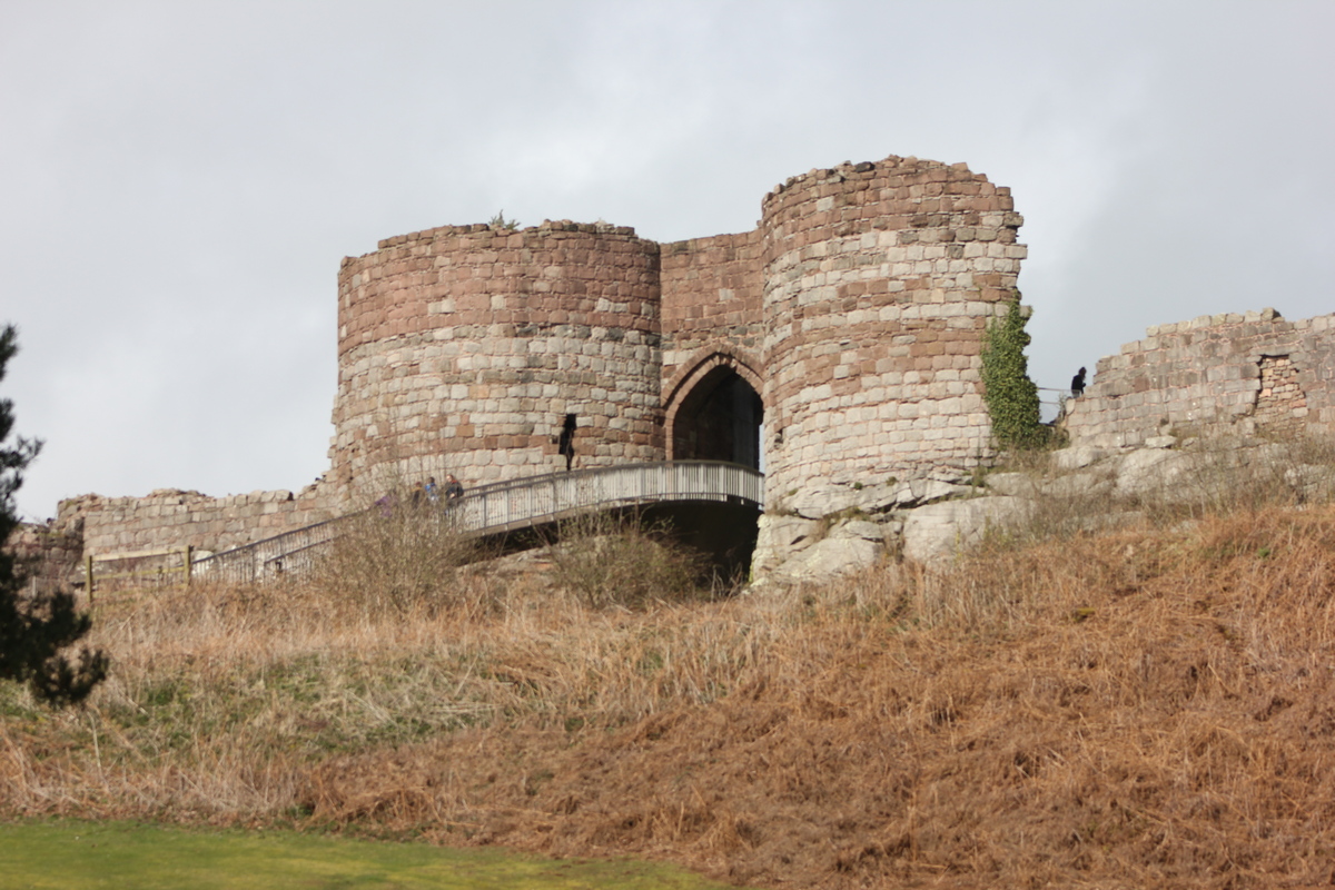 Beeston Castle - Pictures, Videos and Things To See - ViewBritain.com