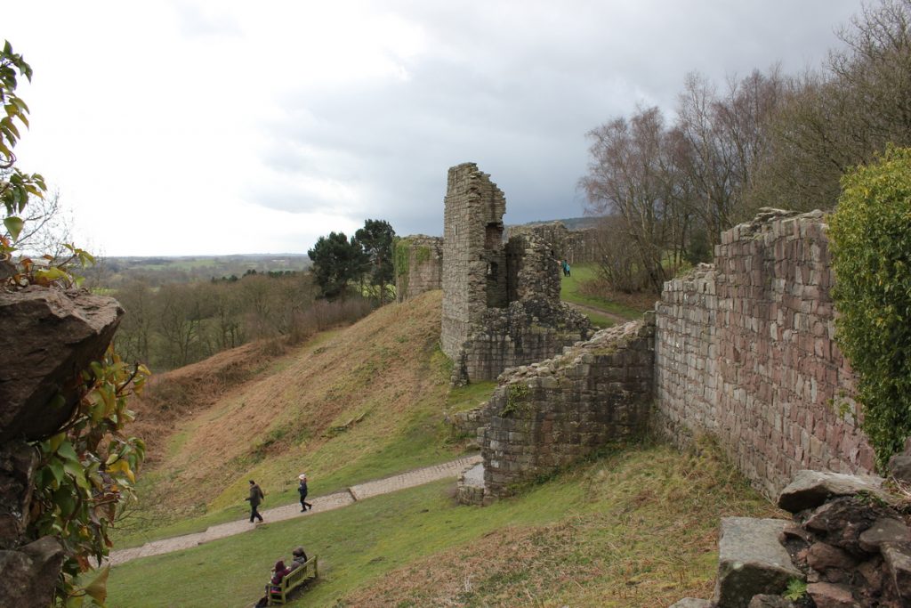 Beeston Castle - Pictures, Videos and Things To See - ViewBritain.com
